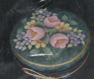 Decorative Painting Bookstore: Floral Bouquet Topper - Gail Anderson